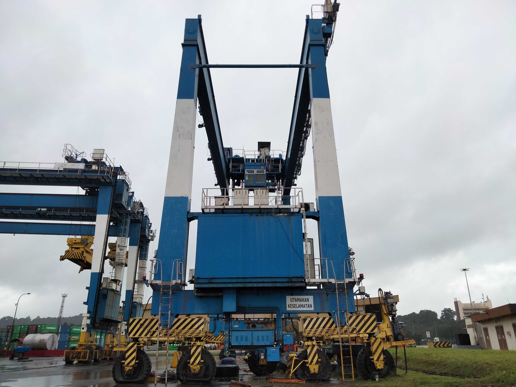 EOI - Scrap Port Equipment for Sale - Pickles Auctions buy industrial ...